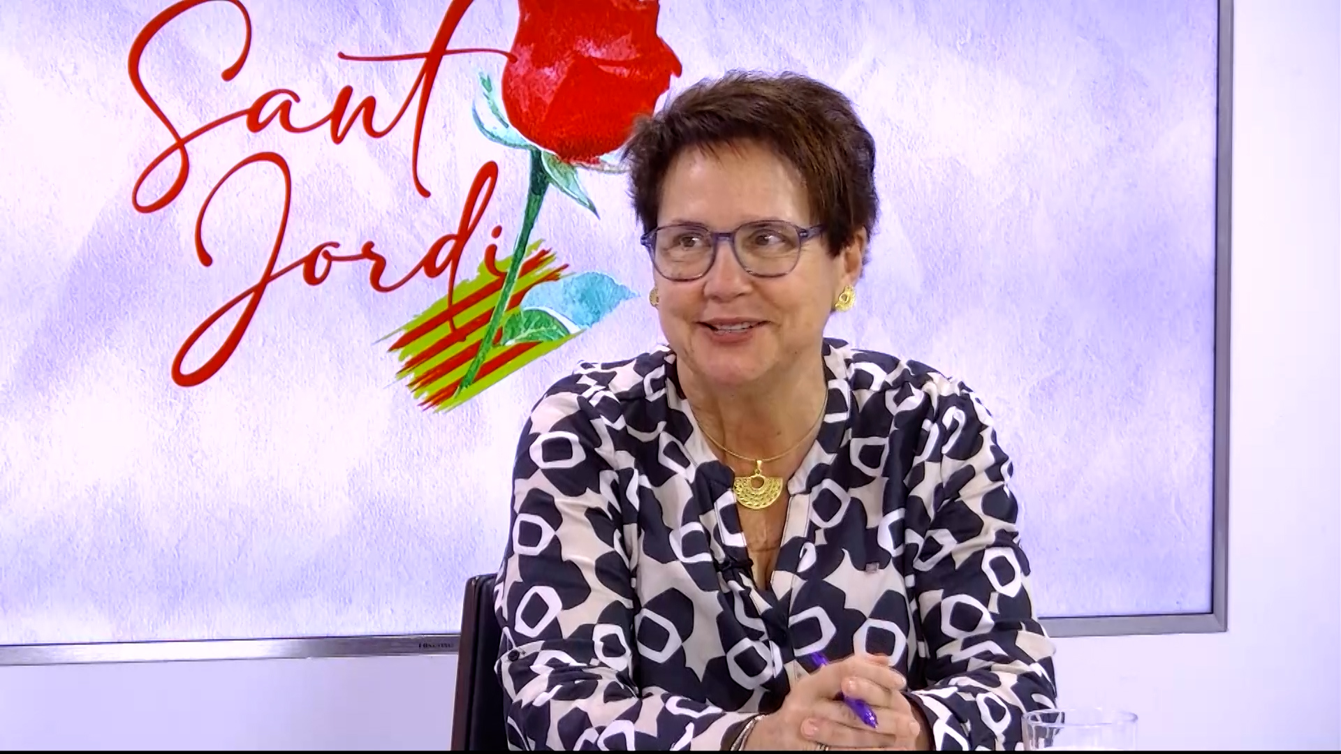 L'entrevista a Victòria Almuni, a l'especial Sant Jordi 2024 - Canal 21 ...