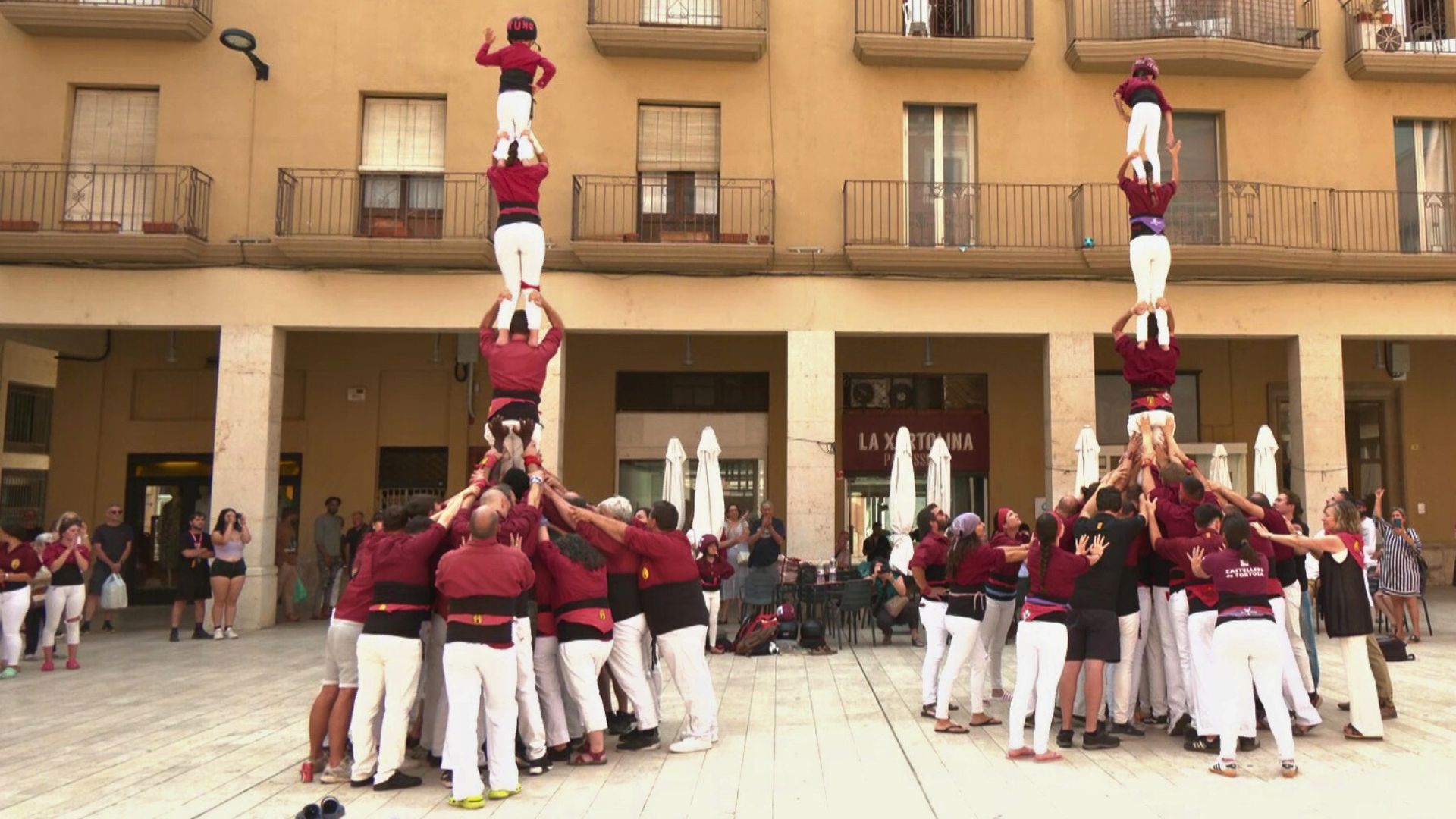 Els Castellers de Tortosa s’alcen ben alt en el novè aniversari des que ...